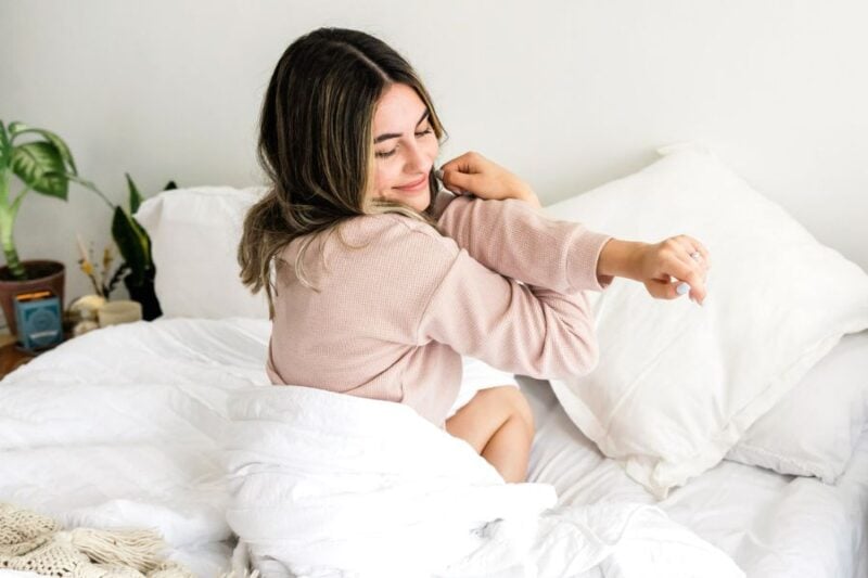 8 Surprisingly Easy Tips To Wake Up Early In The Morning