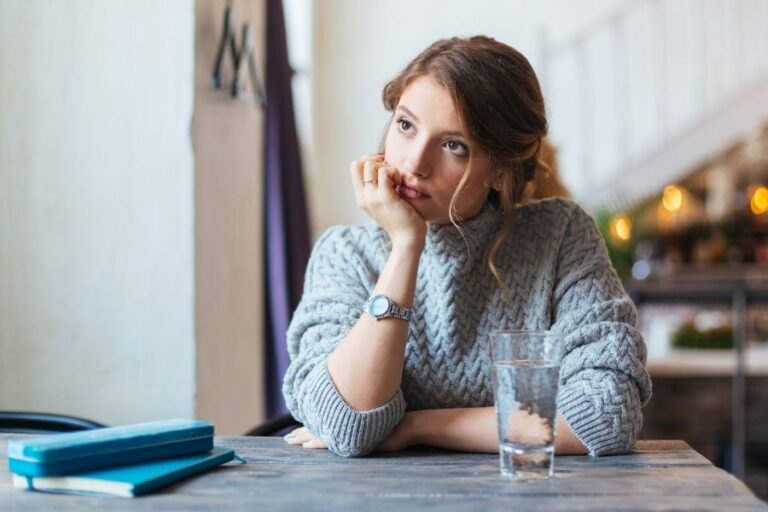 10 Pointless Things That Waste Your Time – Plum Healthy Fine