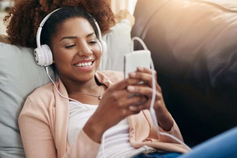 Best 30-Day Happiness Challenge To Become A Cheerful Person