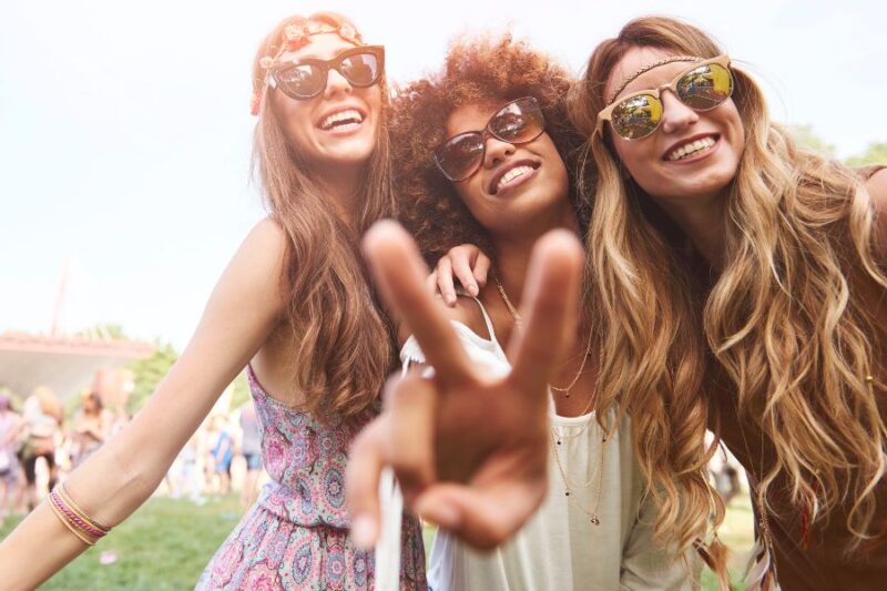 41 Fun Things To Do With Friends For A Good Time Together – Plum ...