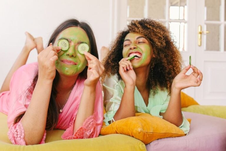 21 Things To Do At A Sleepover For A Memorable Night