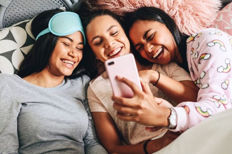 21 Things To Do At A Sleepover For A Memorable Night