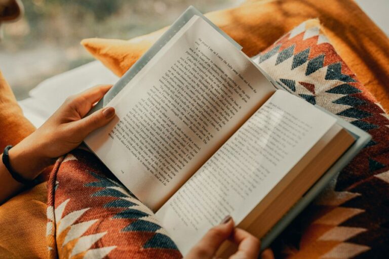 How To Start Reading and Turn It Into a Hobby