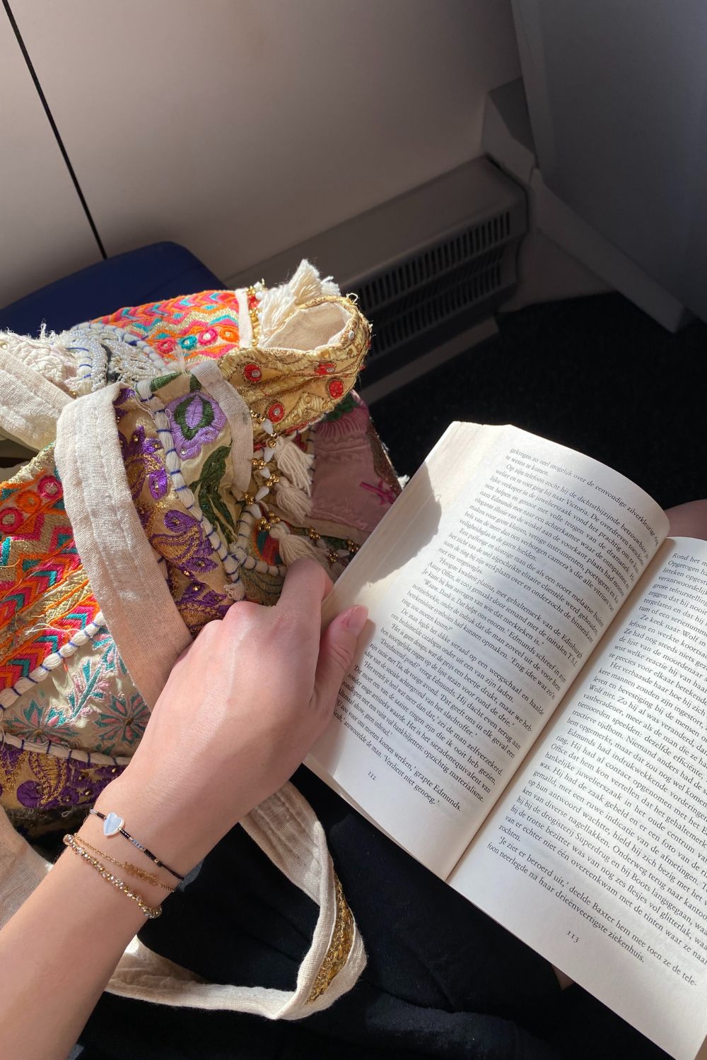 How To Start Reading and Turn It Into a Hobby