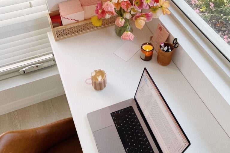 How To Romanticize Work (and Actually Enjoy Your 9–5 Vibes)